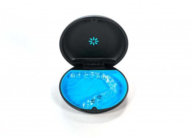 Invisalign Treatment Do's and Don'ts | Caring for Invisalign Trays ...